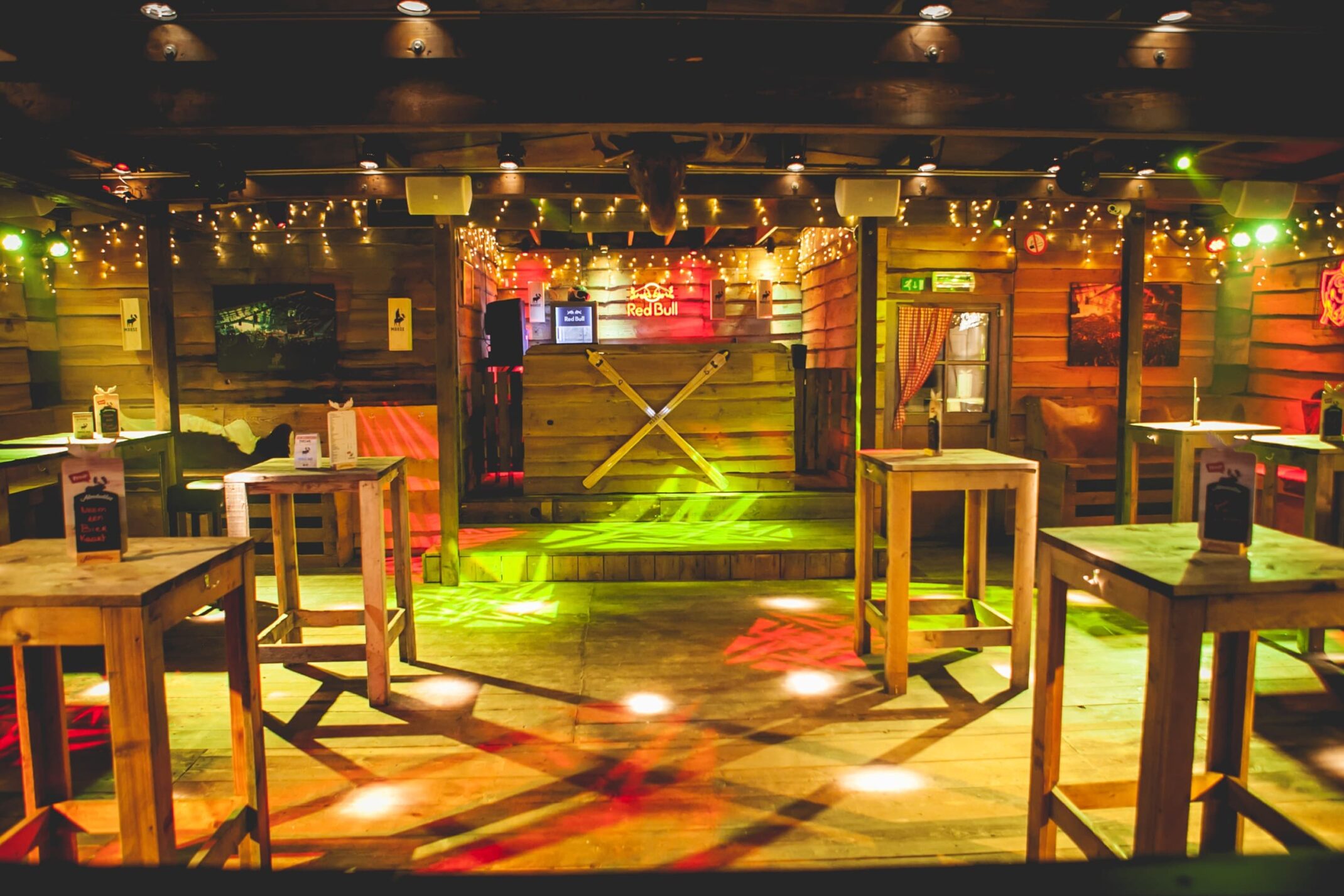 Moose Bar - Versuz B2B